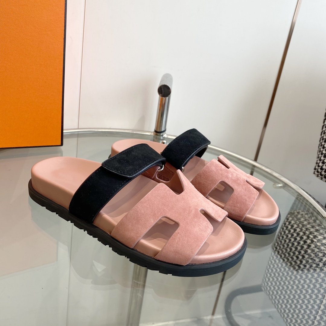 Chypre Sandal Suede Pink Chapas / Black – TP Luxe