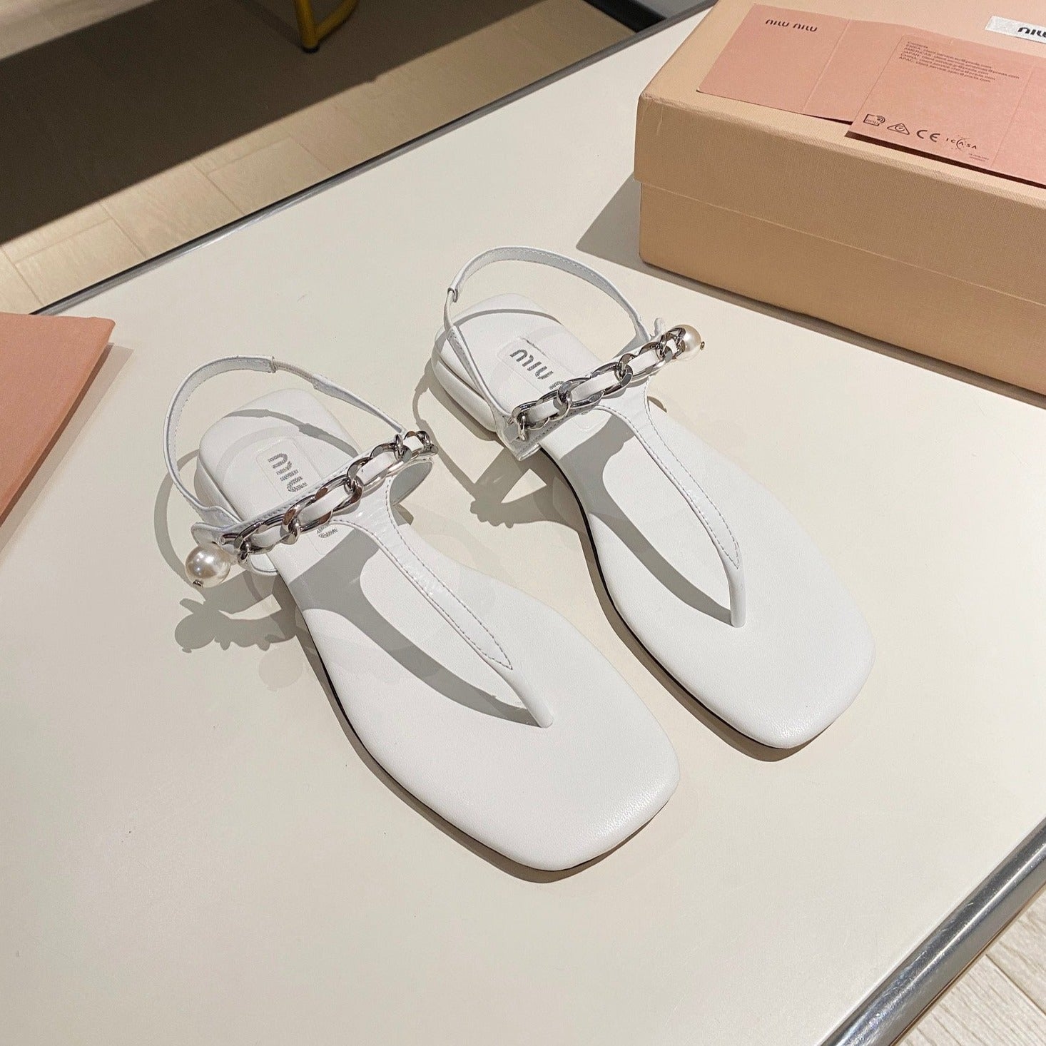 PEARL CHAIN FLIP-FLOPS SNOW COLOR LEATHER – TP Luxe