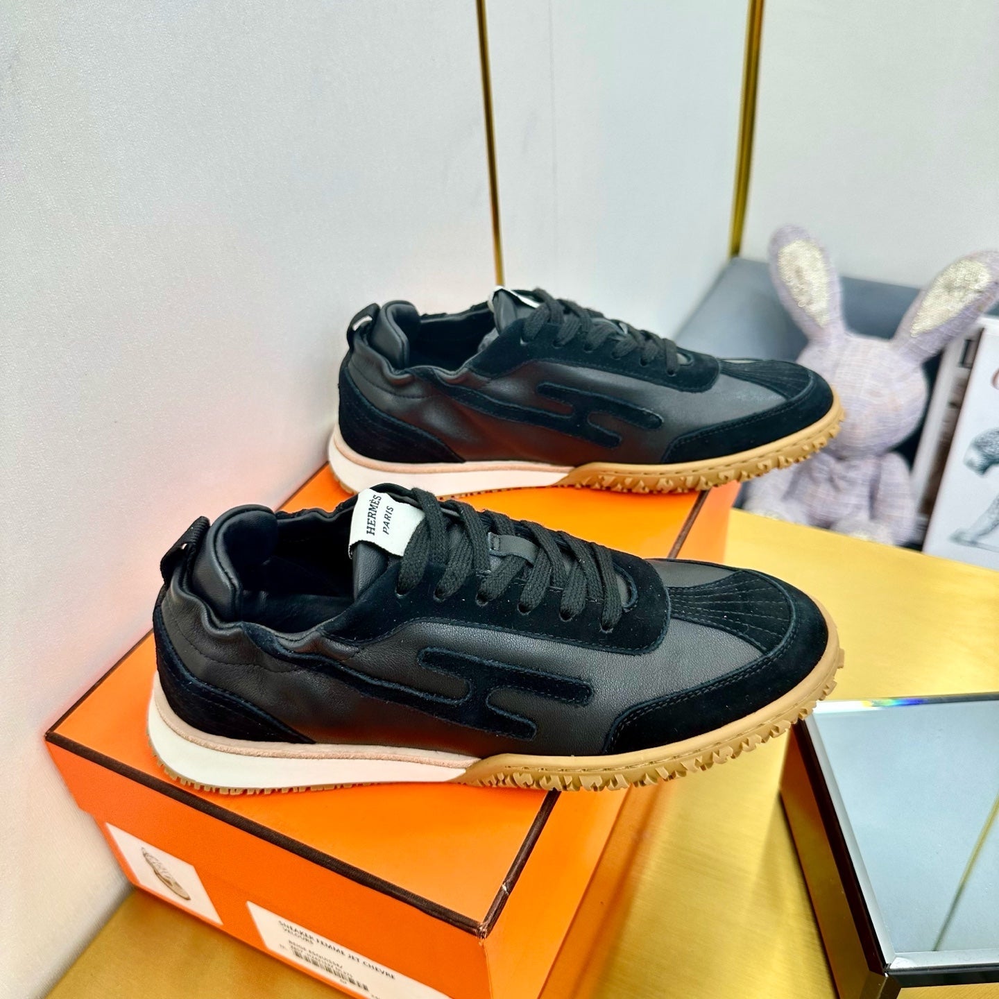 JET SNEAKER IN BLACK CALFSKIN AND SUEDE – TP Luxe